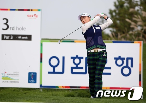 아이언티샷하는 유소연 - 뉴스1