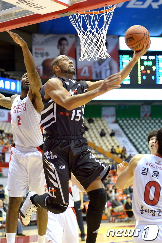 [프로농구] KT, 오세근 복귀한 KGC 제압 - 뉴스1