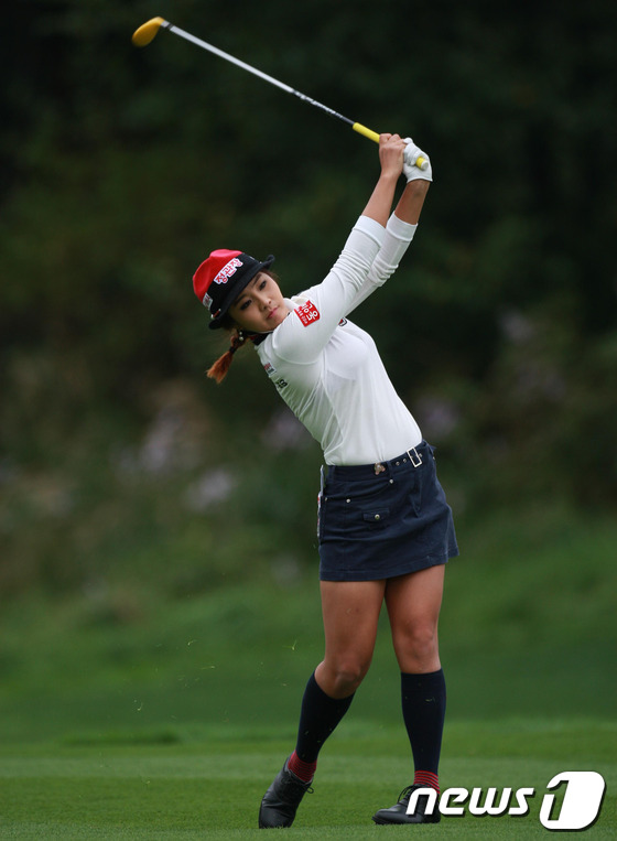 세컨샷 날리는 양수진 - 뉴스1