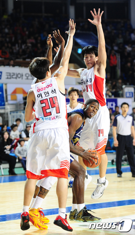 사면초가에 놓인 kcc심스 - 뉴스1