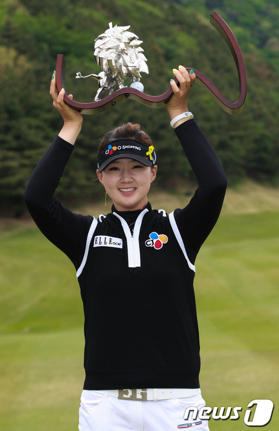장하나를 누르고 우승한 슈퍼 루키 백규정 - 뉴스1