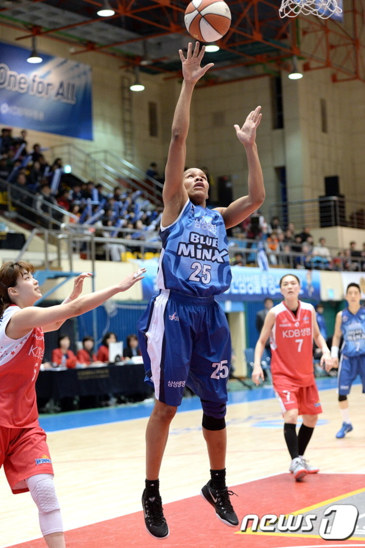 [WKBL] '커리 28득점' 삼성, KDB생명 꺾고 2연승 - 뉴스1