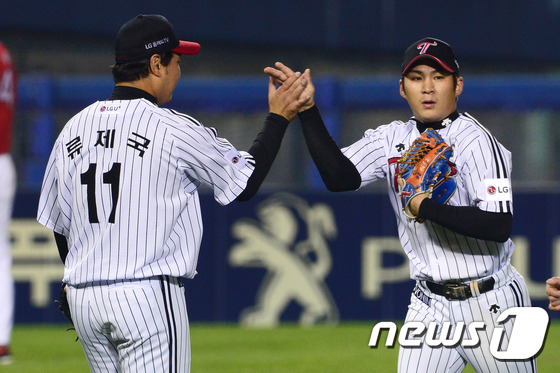 류제국 '오지환, 넌 최고야' - 뉴스1