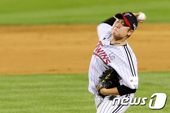 역투하는 마무리 이승현 - 뉴스1