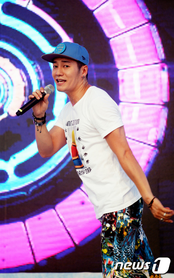 '여심 사로잡는 미소' - 뉴스1