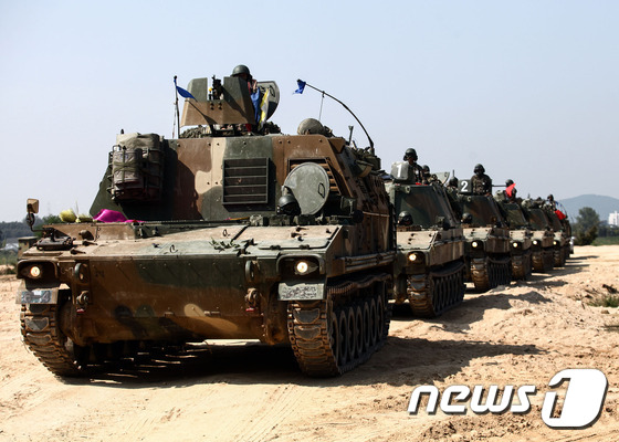 사격지휘용 K-77 장갑차