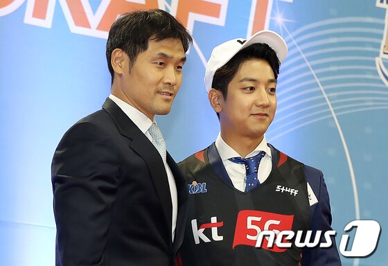 허훈-양홍석, 1-2순위로 나란히 KT행…"KBL 판도 뒤집겠다"(종합) - 뉴스1