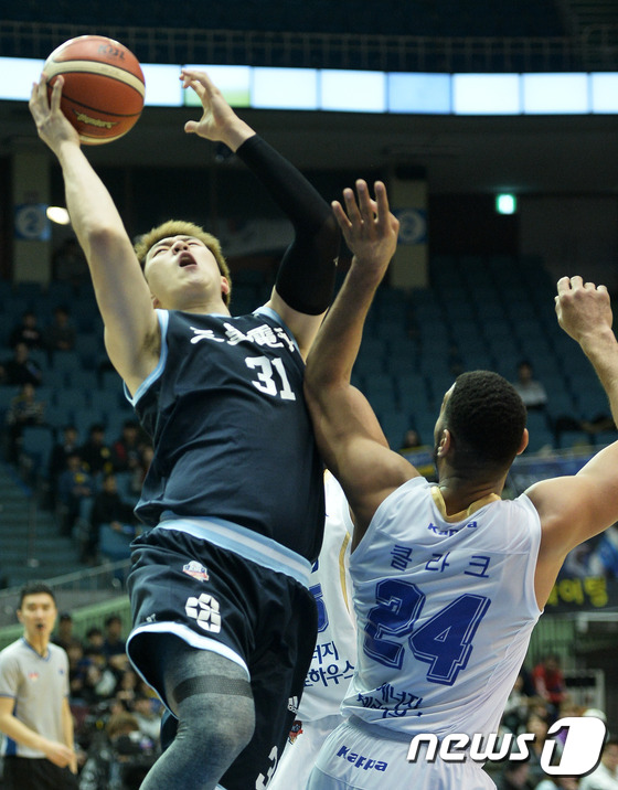 김준일 '기회 포착' - 뉴스1