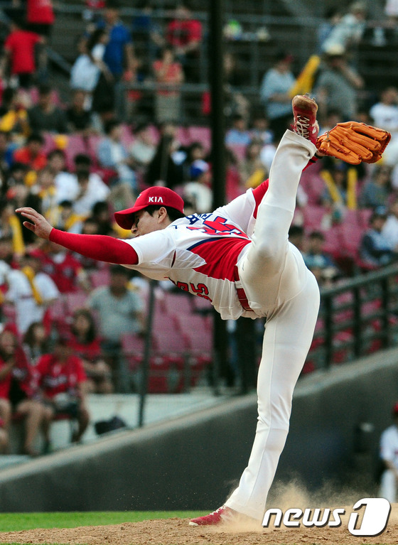 고효준의 역투 - 뉴스1