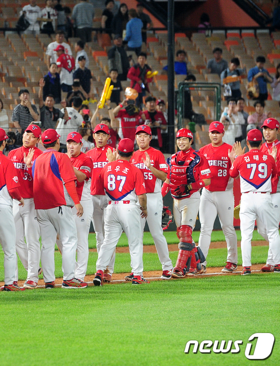 기분 좋은 승리 - 뉴스1