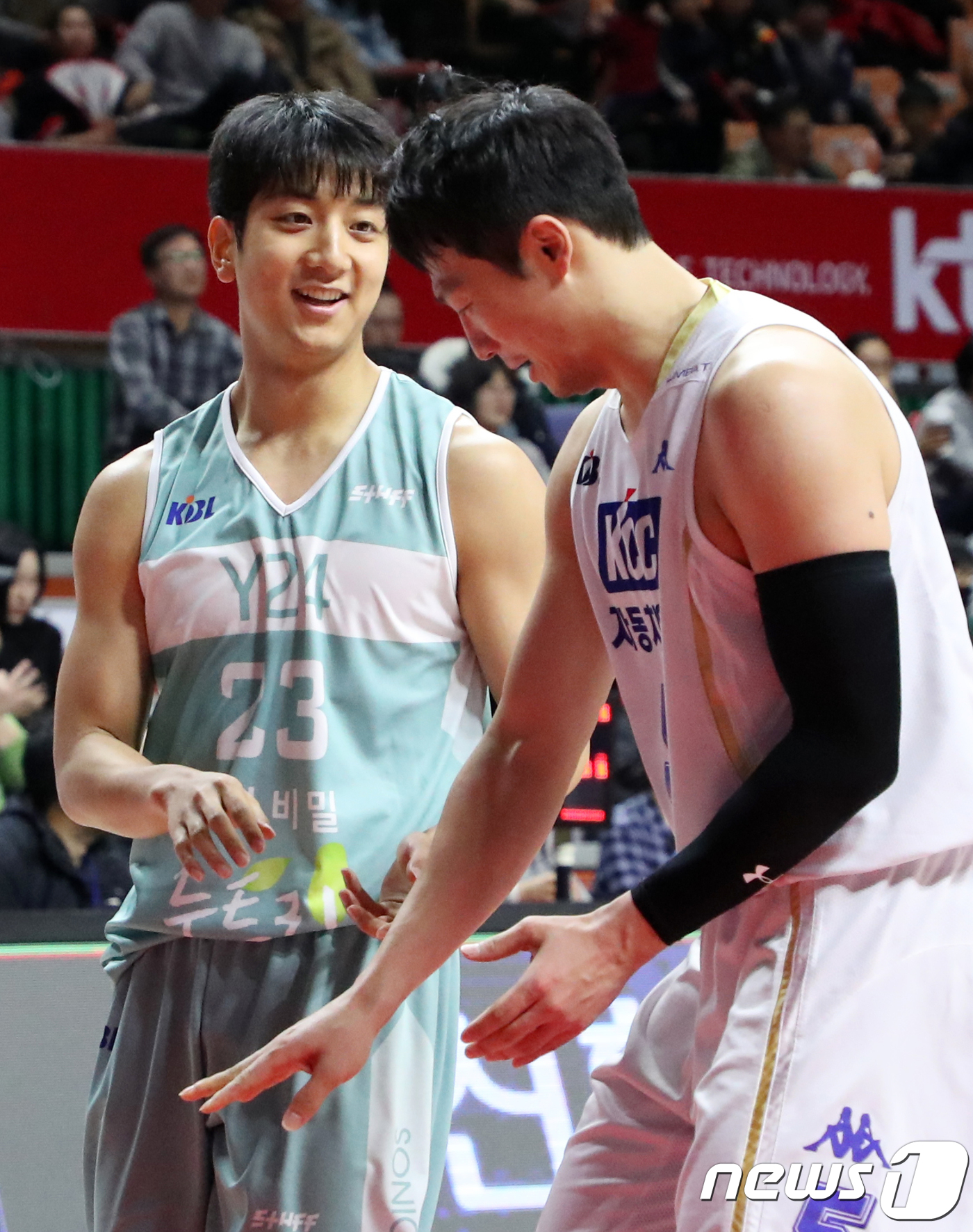 허훈-이정현 '파울 대화' - 뉴스1