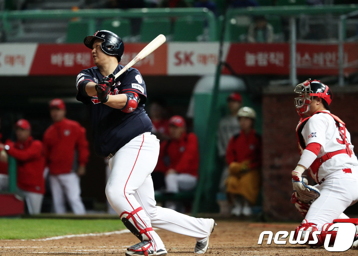 이대호, 병살타로 역전기회 무산 - 뉴스1