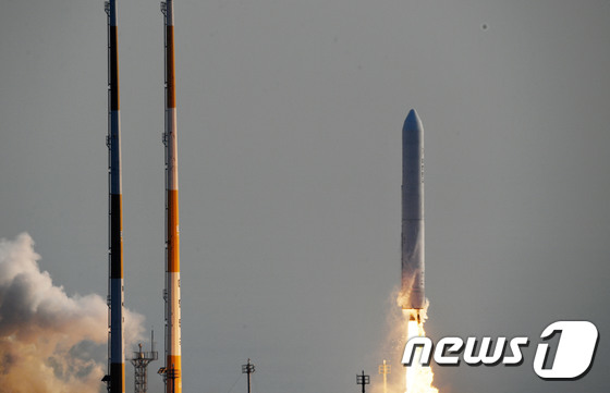 우주로 향하는 누리호 - 뉴스1