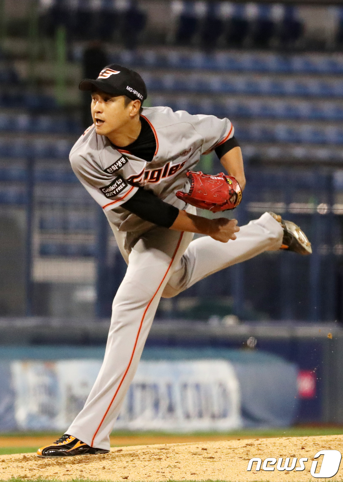 한화 윤규진의 역투 - 뉴스1