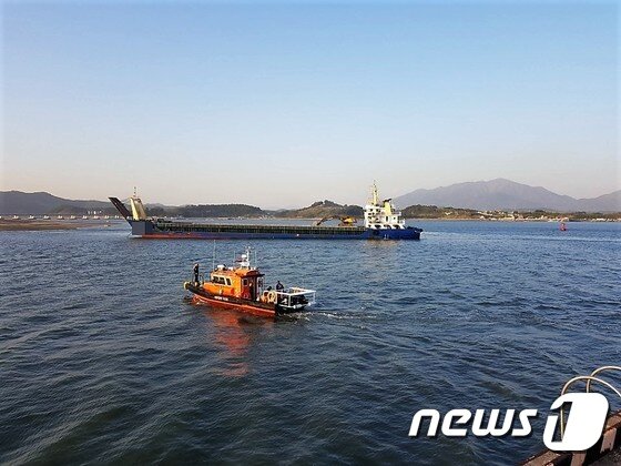 광양 해상서 좌초된 2천톤급 벌크선 무사히 구조