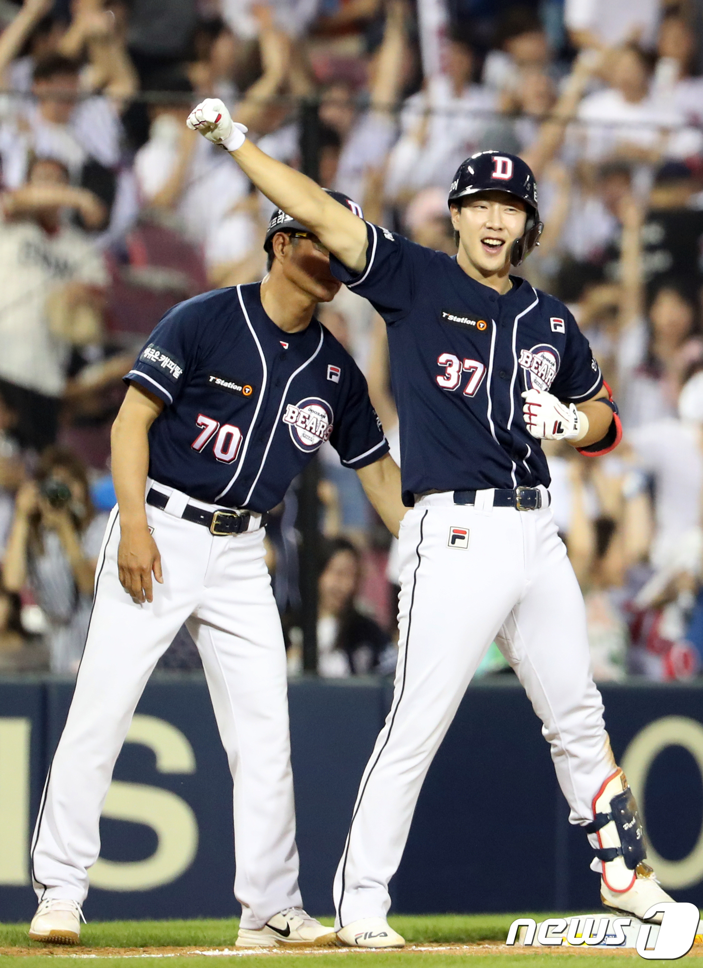 두산 박건우 '역전이다!' - 뉴스1