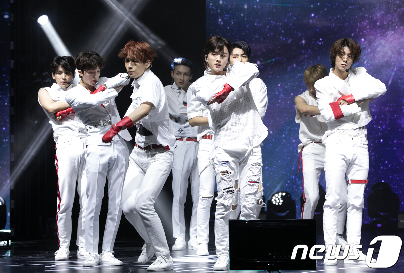 SF9, 섹시 더한 청량돌 '컴백' - 뉴스1