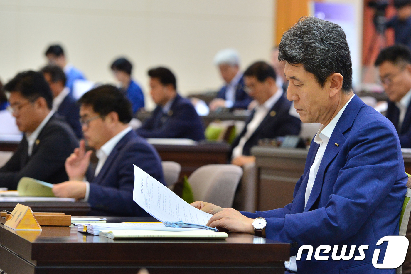 답변 준비하는 이강덕 포항시장 - 뉴스1