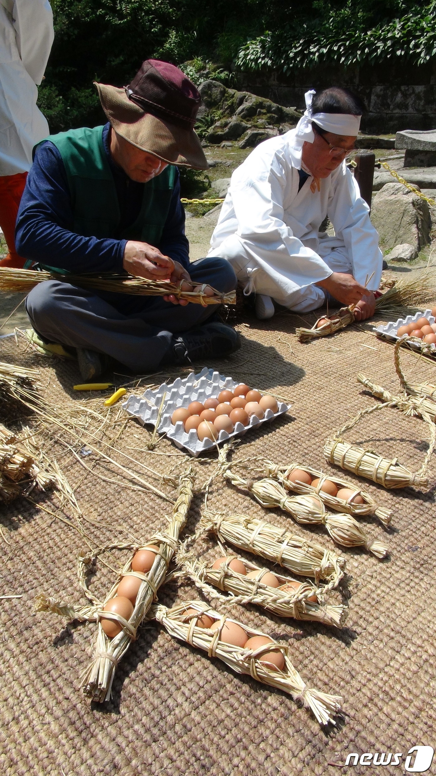 '옛날에는 이렇게 계란 꾸러미를 만들었습니다' - 뉴스1
