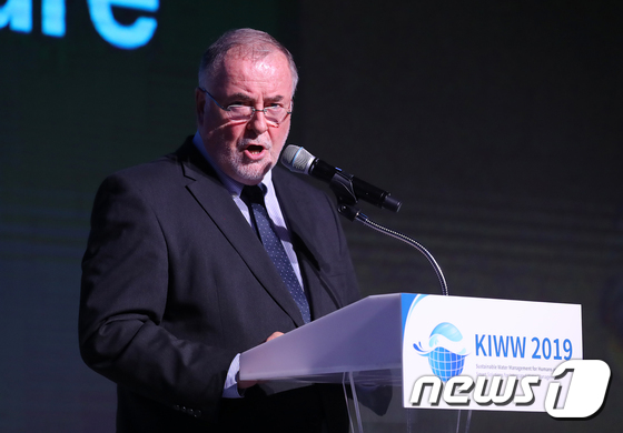 KIWW 기조연설하는 로익 포숑 세계물위원회 회장 - 뉴스1