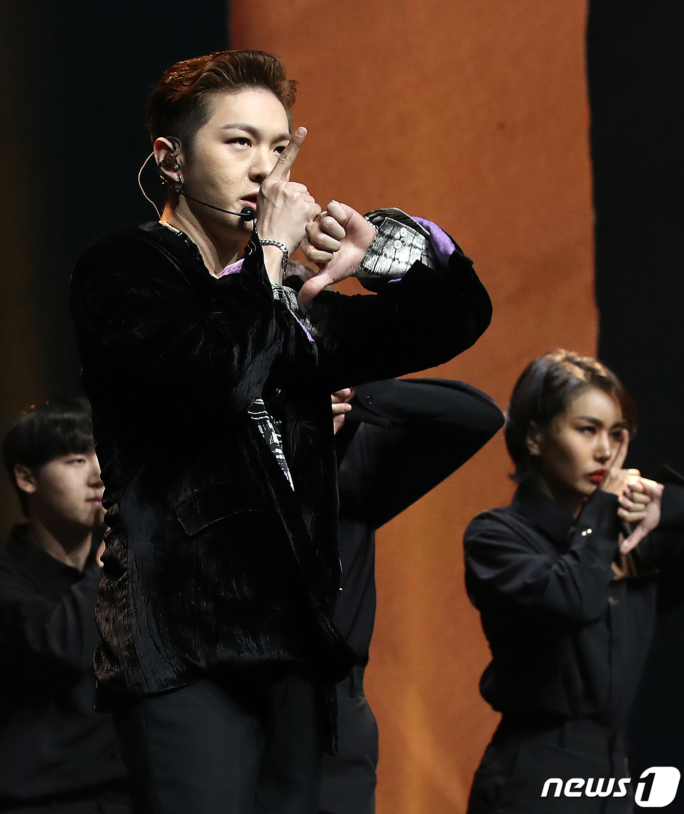 이창섭 '코로나 19 극복 댄스' - 뉴스1