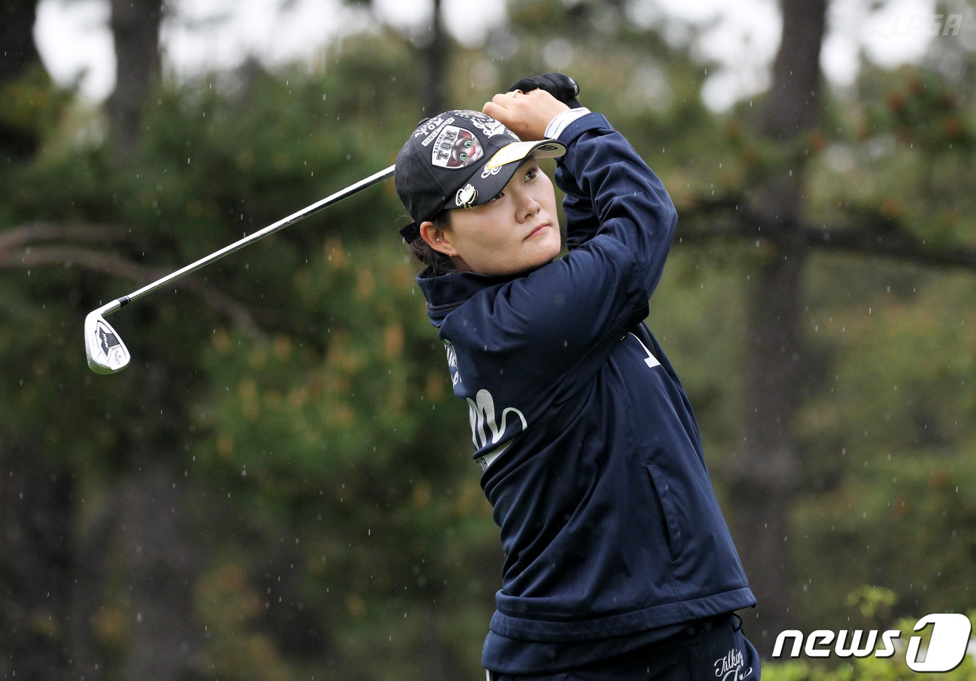 티샷 날리는 정희원 - 뉴스1