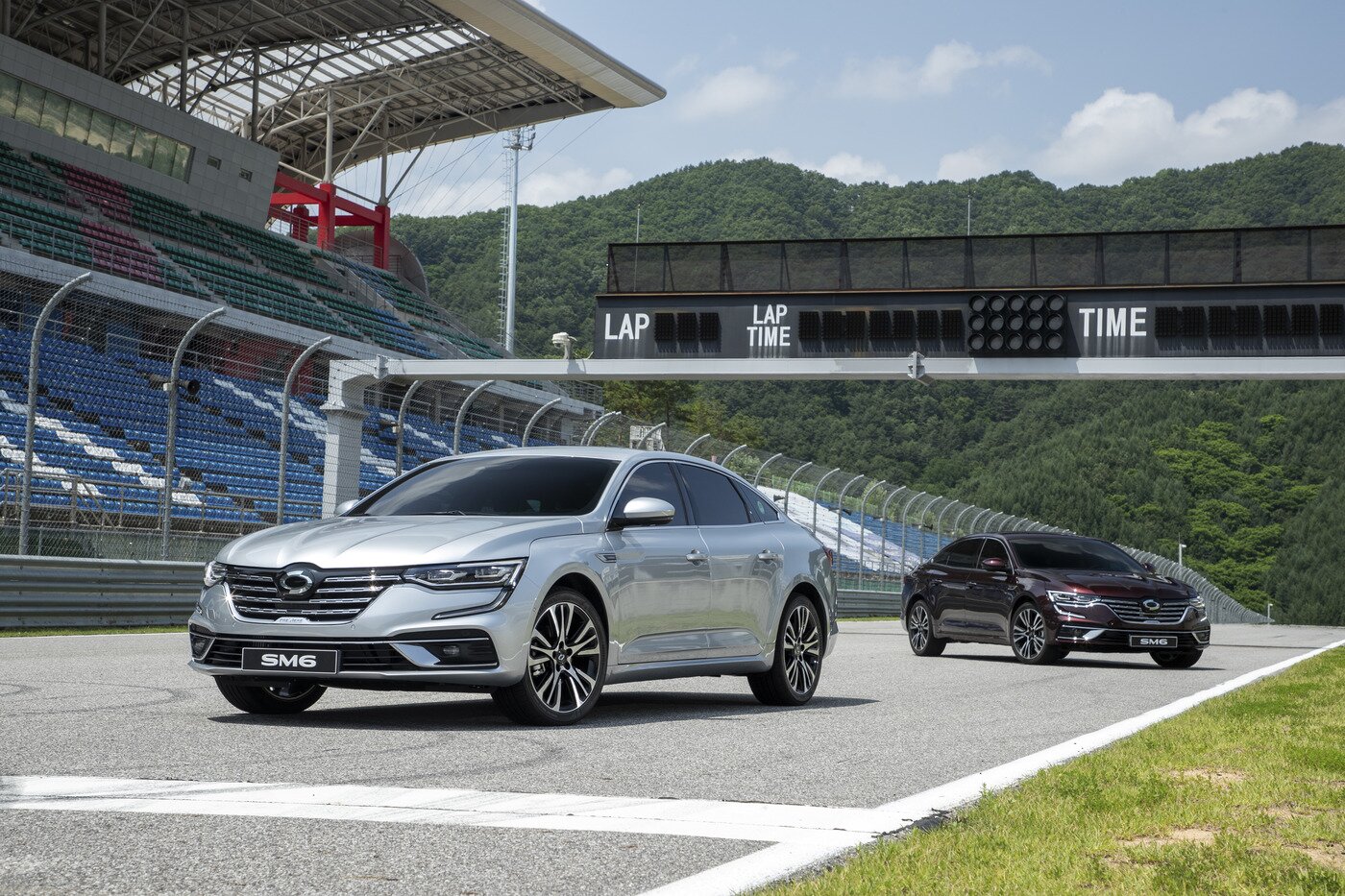 "2300억 투입해 칼 갈았다"…신형 SM6, 쏘나타·K5에 도전장 - 뉴스1