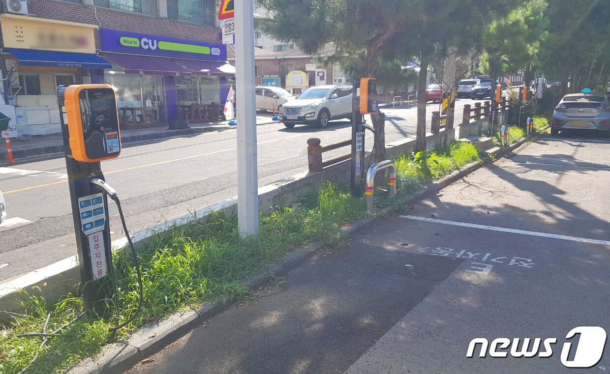 주차장소 부족한데 전기차 충전구역 의무화에 아파트들 고민 뉴스1