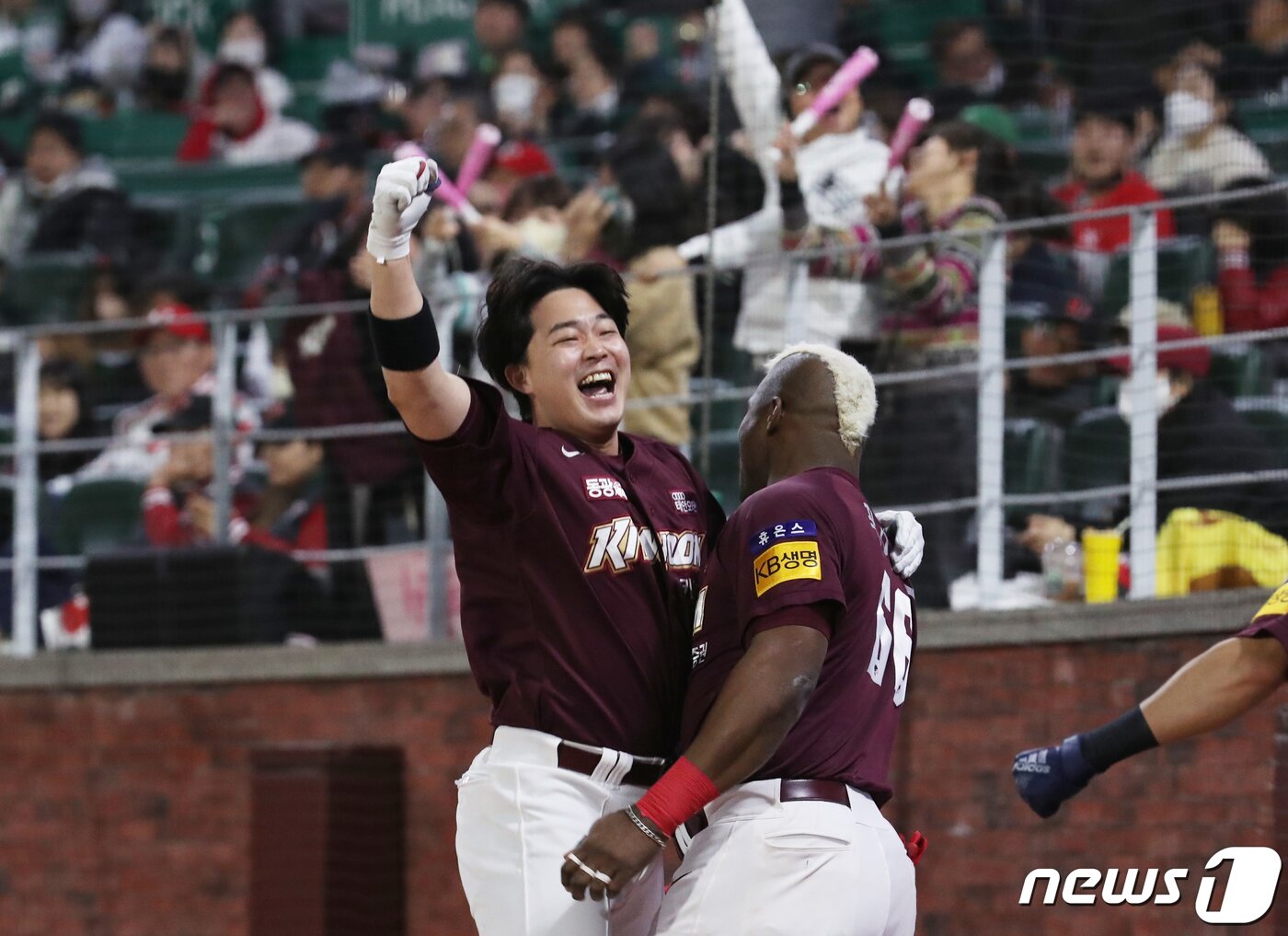 [KS1] '전병우 10회 결승타' 키움, SSG에 7-6 신승…76.3% 확률 잡았다 - 뉴스1