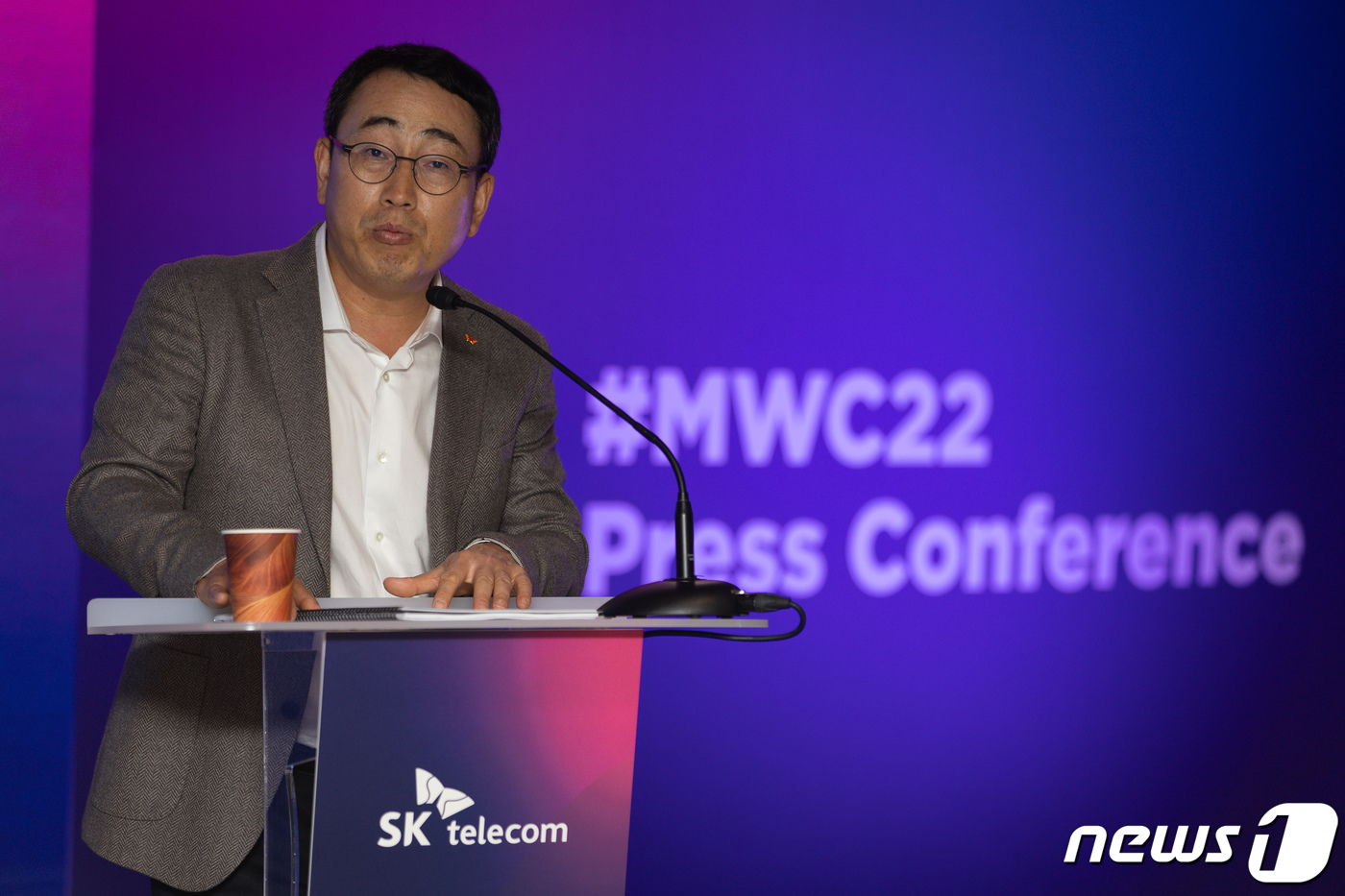 MWC22 바르셀로나 현지 기자간담회 연 유영상 SKT 대표 - 뉴스1