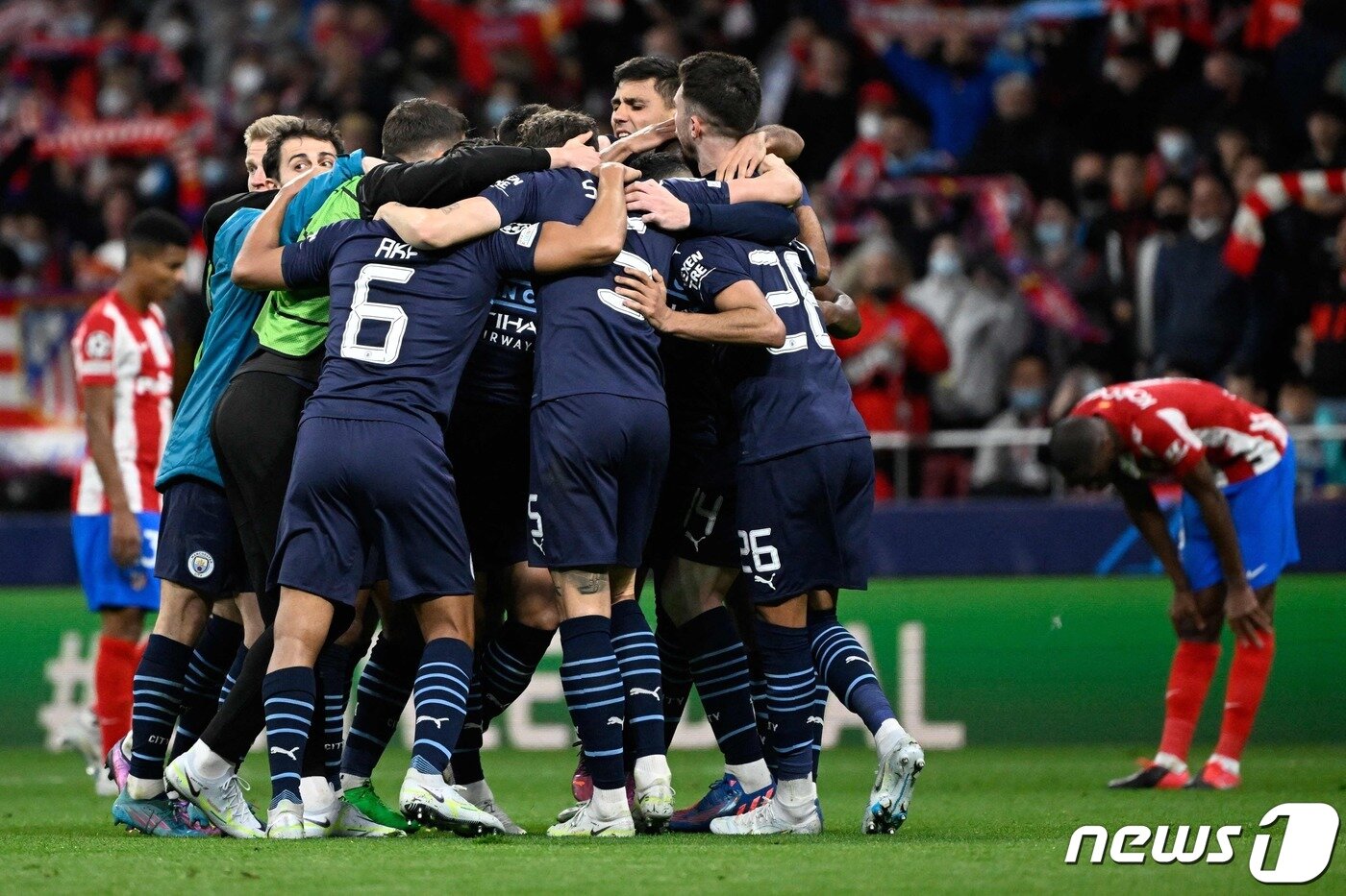 리버풀·맨시티, 2차전 무승부에도 나란히 UCL 4강 진출 - 뉴스1