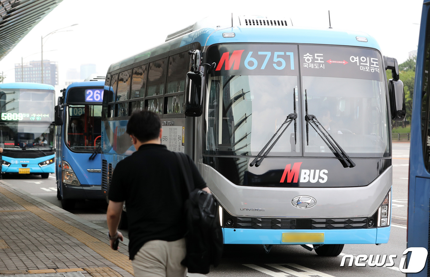 송도~여의도 총 98km 구간 달리는 광역급행버스 - 뉴스1