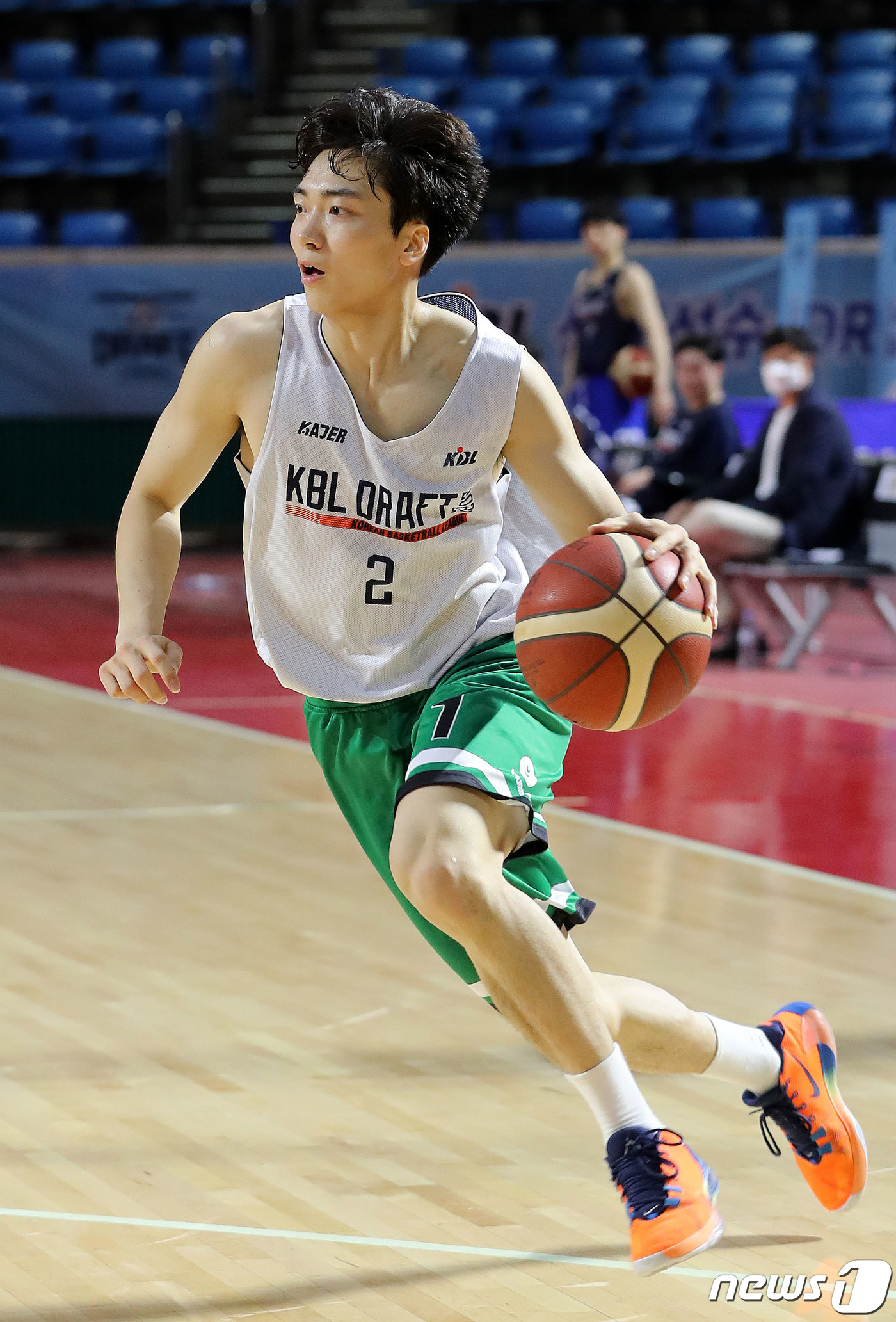 배성재, 현란한 드리볼 - 뉴스1