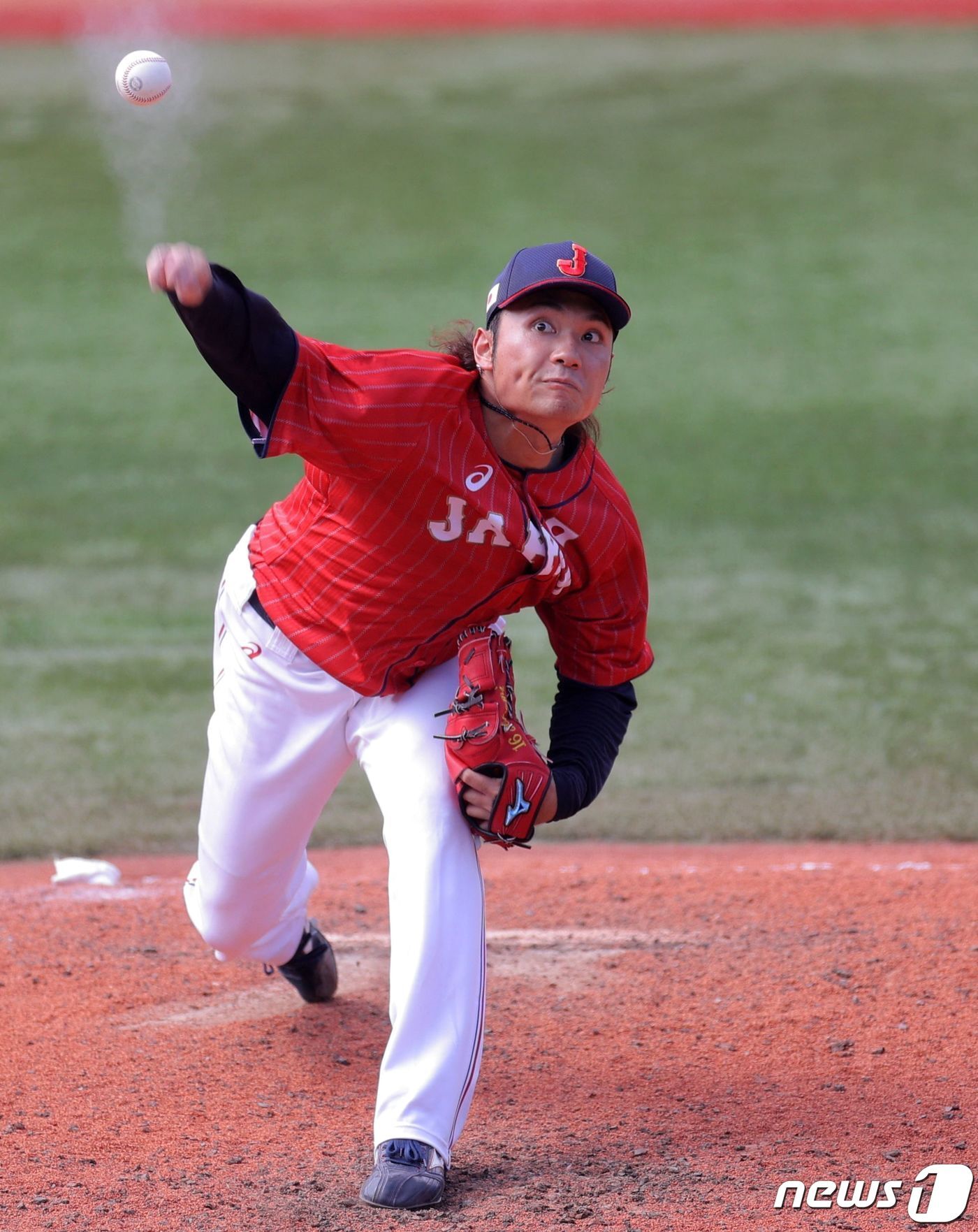 베일 벗는 WBC 일본 투수들의 위력…이토 이어 다카하시도 150km 강속구 '쾅' - 뉴스1