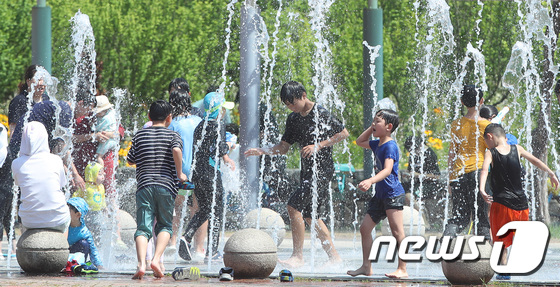 성큼 다가온 여름 뉴스1
