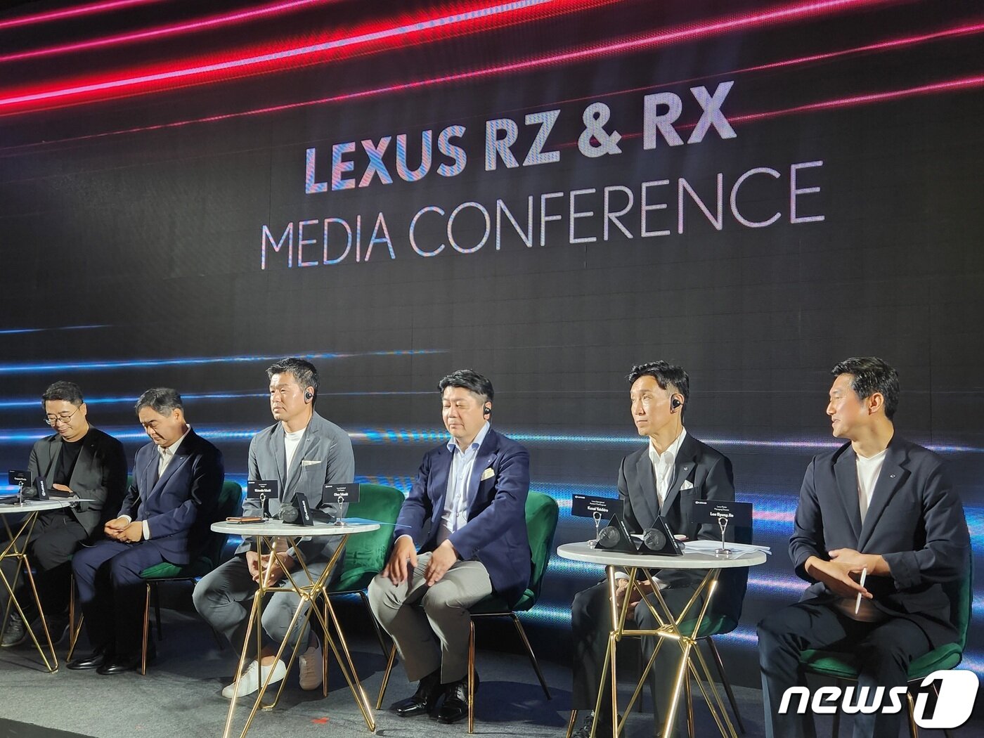 렉서스다운 첫 전기차 'RZ 450e' 출시…판매가, 8480만원부터 - 뉴스1