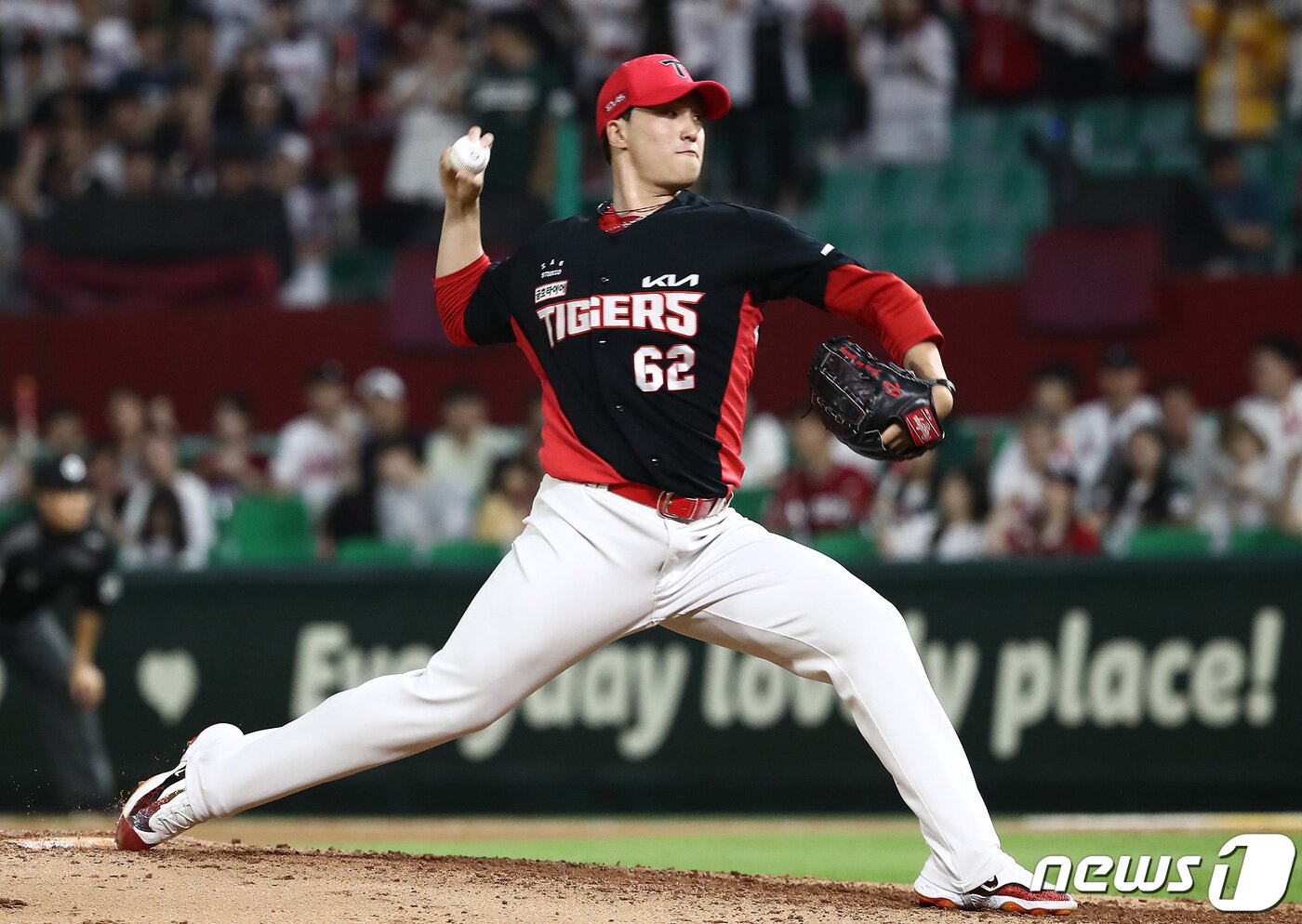 '18K' 폰세·'134SV' 정해영…'레전드' 선동열 하루 두 번 소환됐다 - 뉴스1