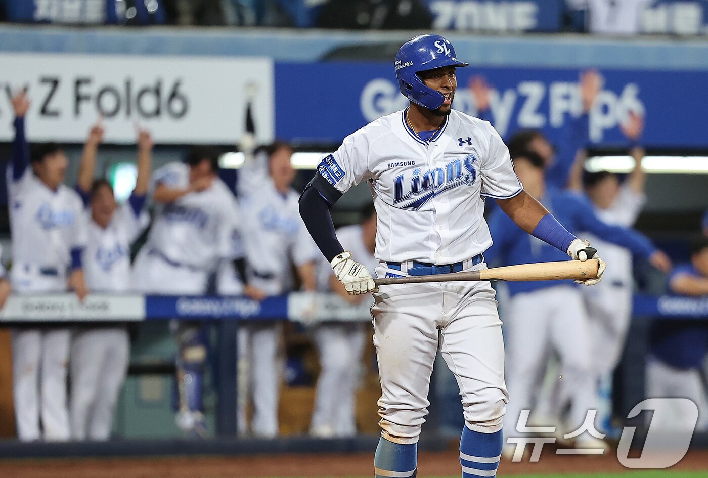 '원태인 QS+대포 5방' 삼성, 안방서 LG에 2연승…KS행 확률 83.3%[PO2] - 뉴스1