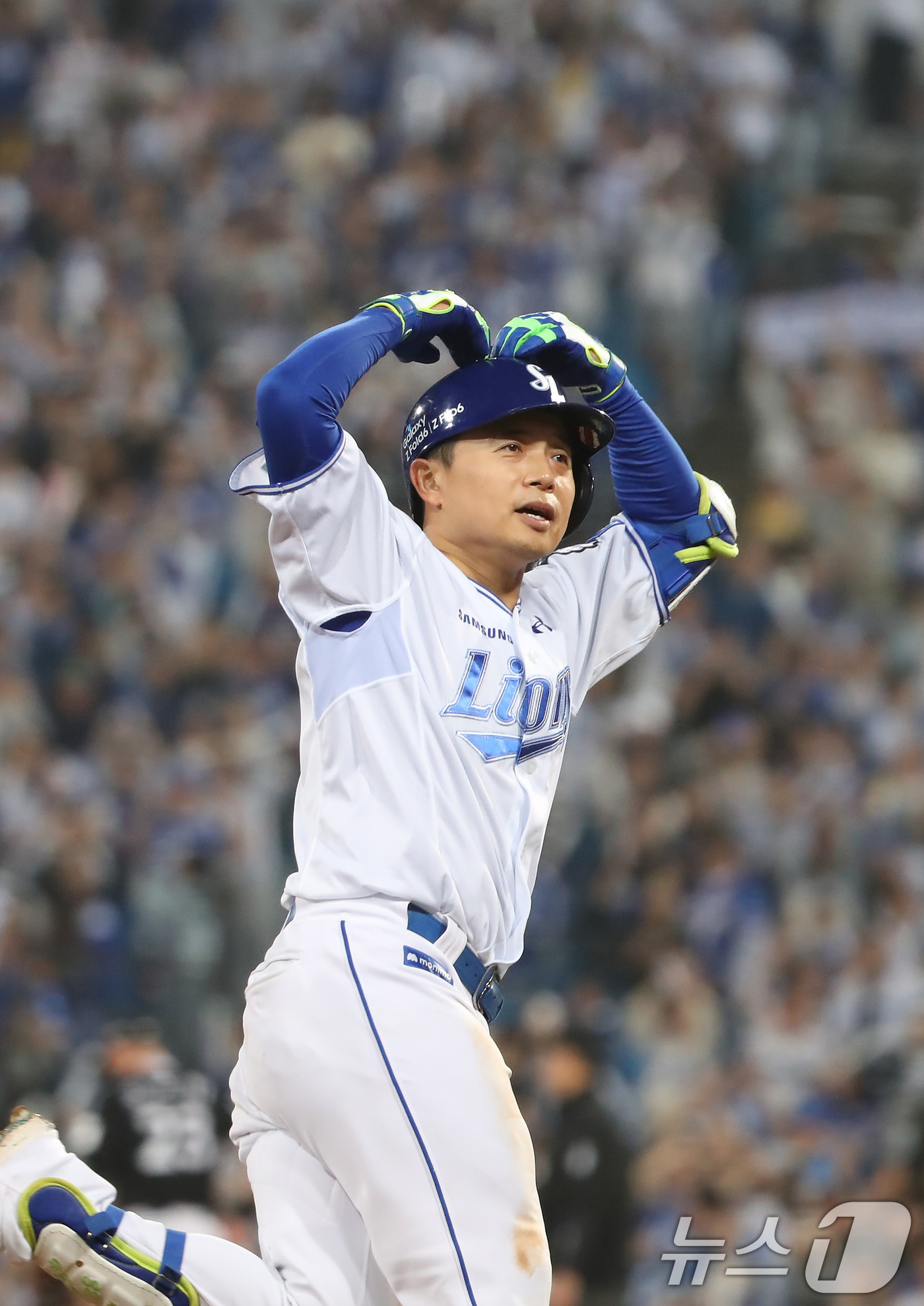 김헌곤 '연타석 투런포' 하트 뿅뿅! - 뉴스1