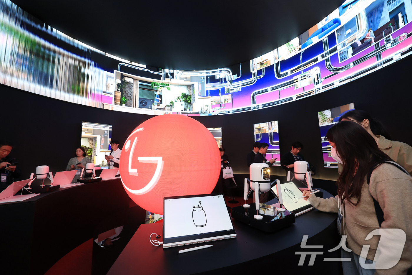 다양한 경험 선사한 LG전자 - 뉴스1