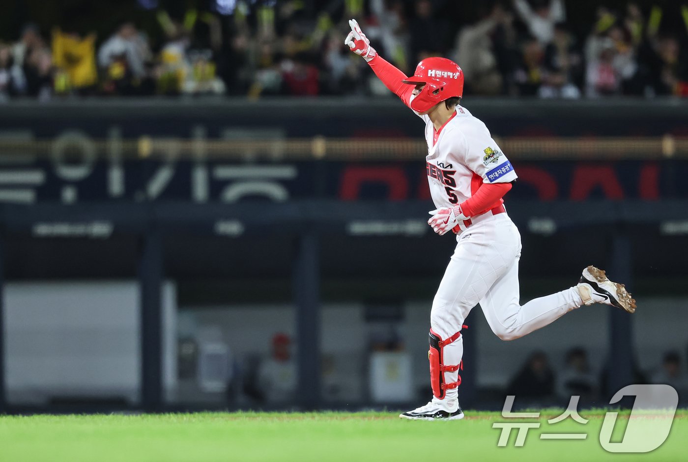 KIA 김도영, '통합 MVP' 향한 첫발…결승타에 홈런포까지[KS2] - 뉴스1