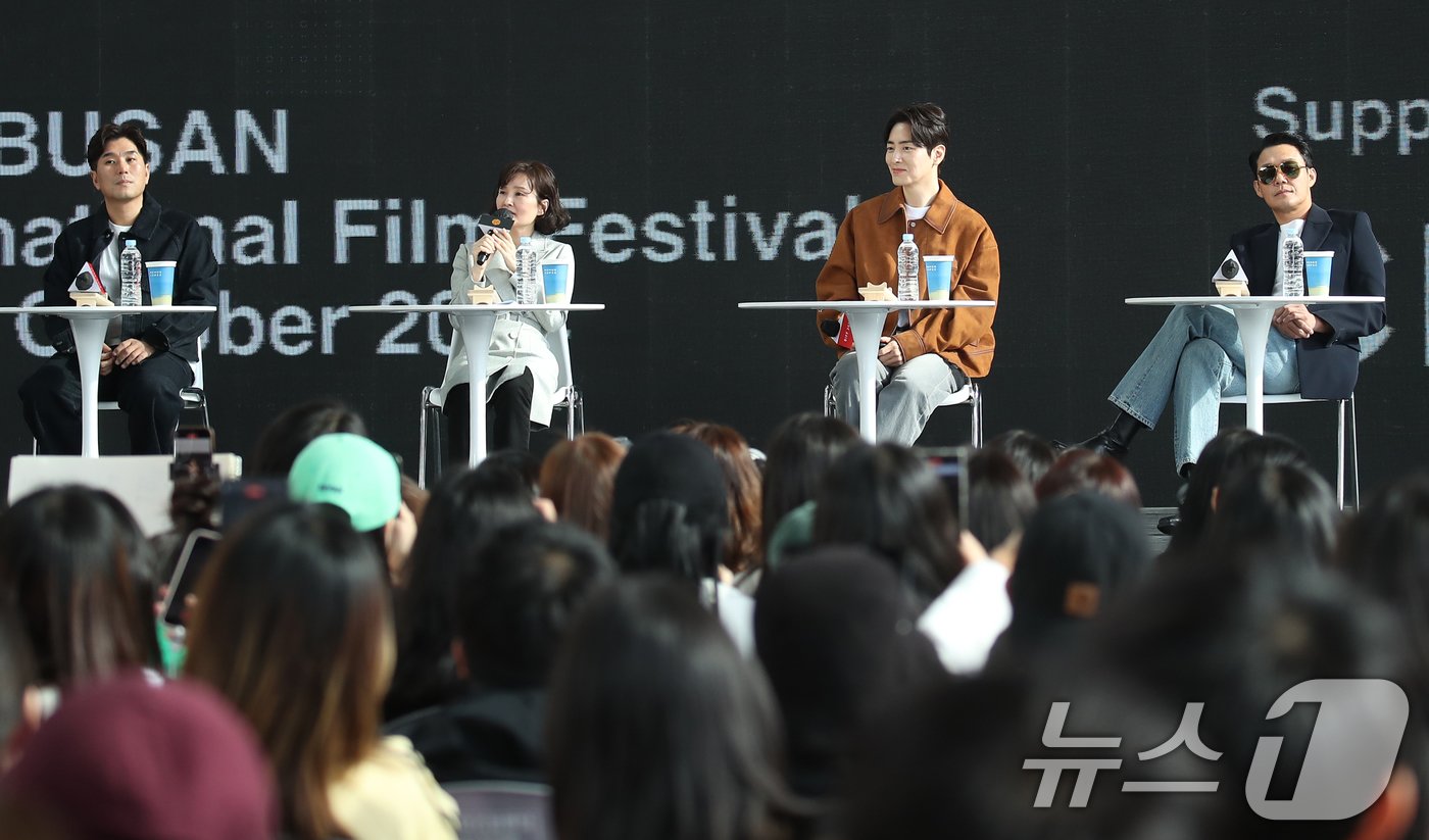 30주년 앞두고 OTT·RM 대중성 집중…눈물의 이선균 추모 [BIFF 결산] - 뉴스1