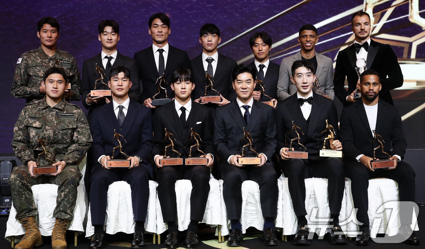 역대 두 번째 GK MVP 꿈 이룬 조현우 "내년에도 도전" - 뉴스1