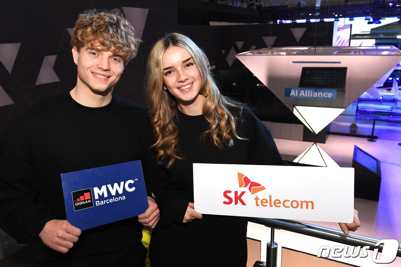 [MWC24] AI의 잠재력은 어디까지…2400개 기업 신기술 향연 - 뉴스1