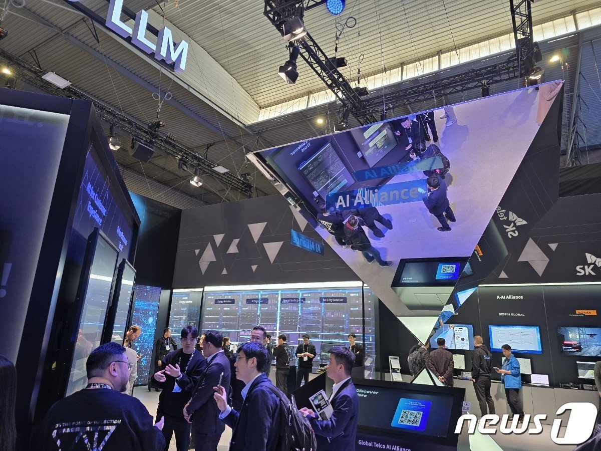 [MWC24] SKT, UAM 80㎝ 띄우자 곳곳서 환호 터졌다 - 뉴스1