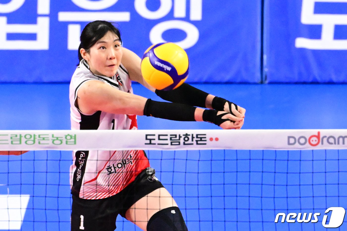 'IBK 이적' 이소영 "고민 끝에 결정, 걱정 크지만 우승 위해서" - 뉴스1