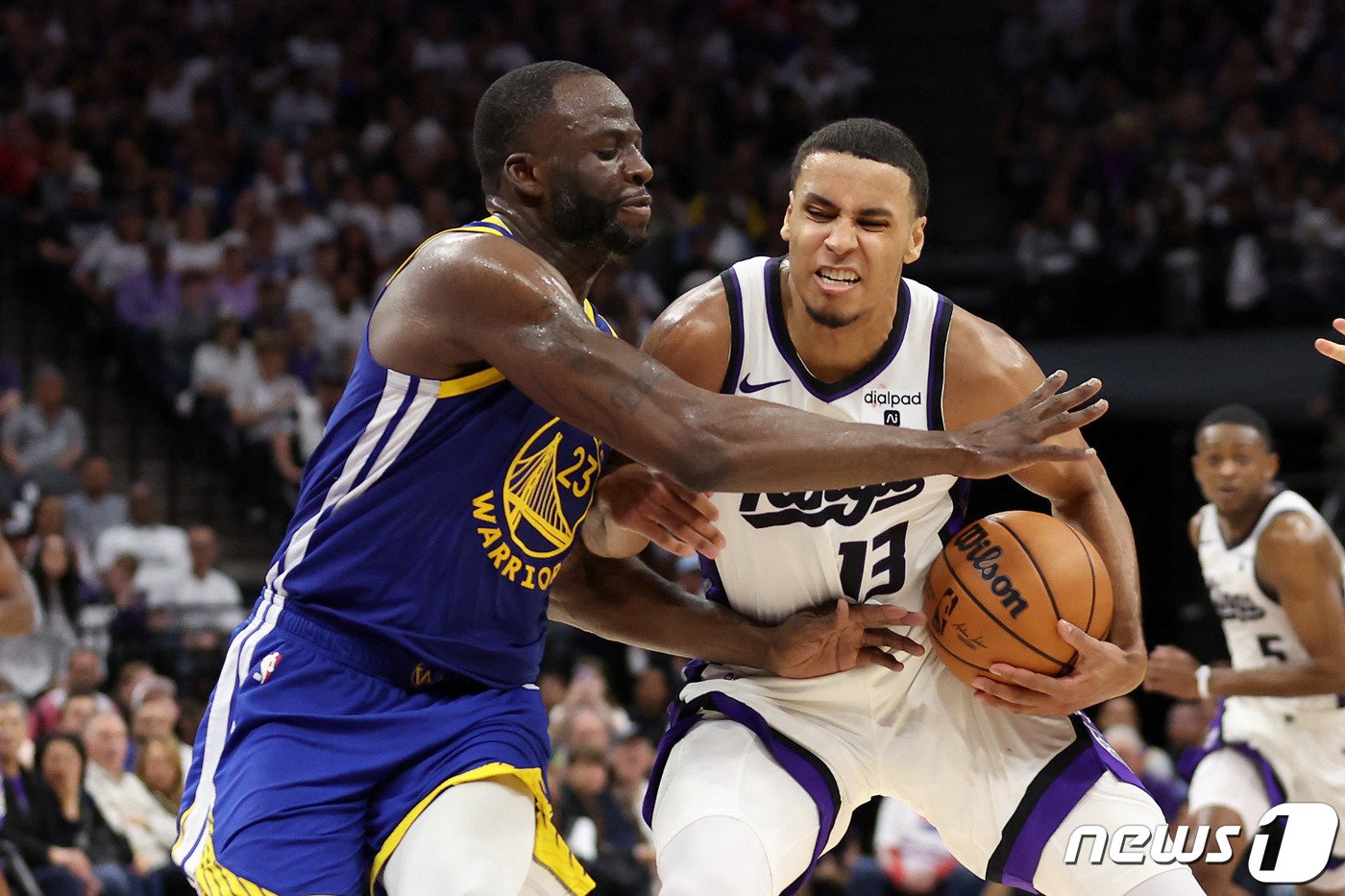 NBA 레이커스, 뉴올리언스 꺾고 8강행…GSW는 PO 탈락 - 뉴스1