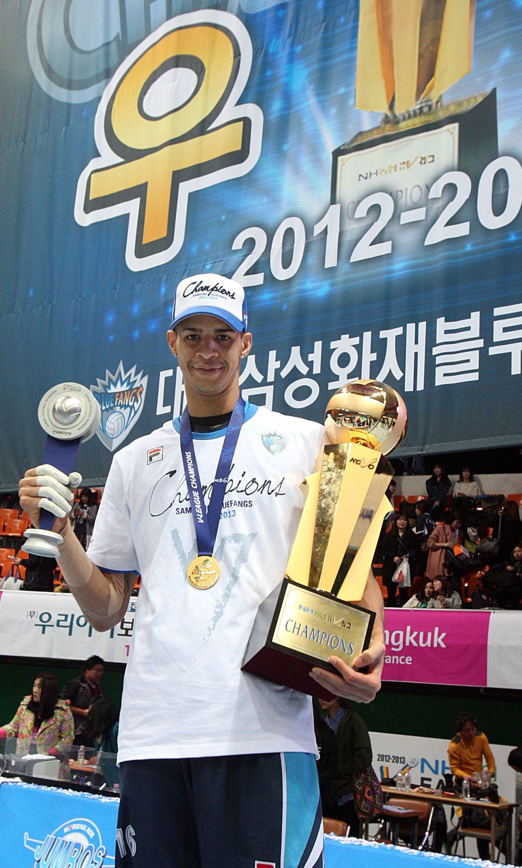 OK 레오, 남자부 최초 정규리그 3위 팀에서 MVP…9년 만에 '4번째' 수상 - 뉴스1