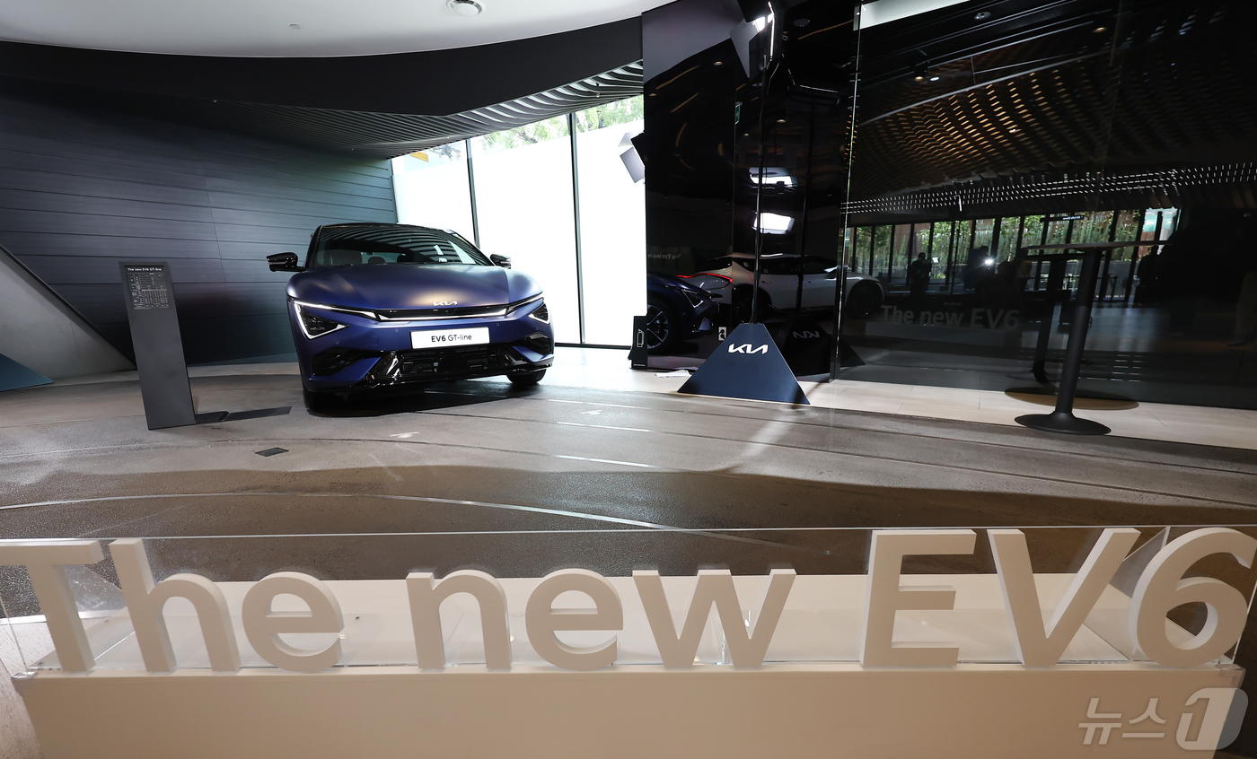 새롭게 공개된 더 뉴 ev6 - 뉴스1