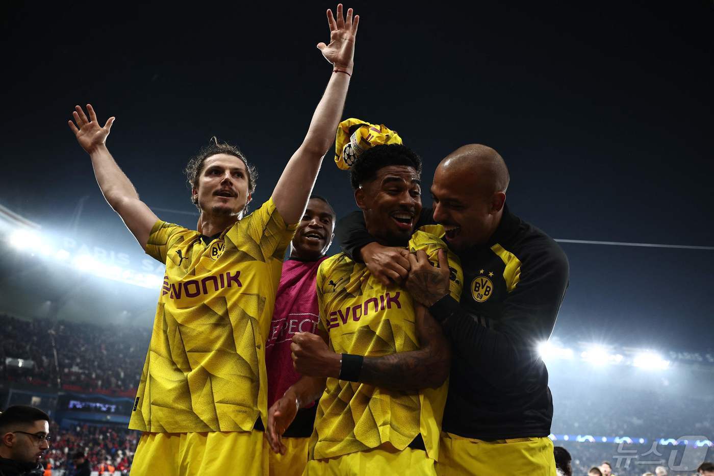 'UCL 4강 탈락' PSG 감독 "31개 슛 때리고도 안 들어가다니, 너무 불공평해" - 뉴스1